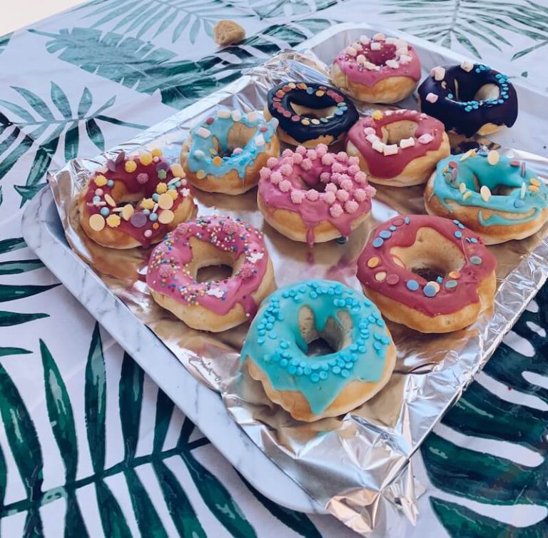 Zelf donuts maken en versieren: donut party - unicorns & fairytales